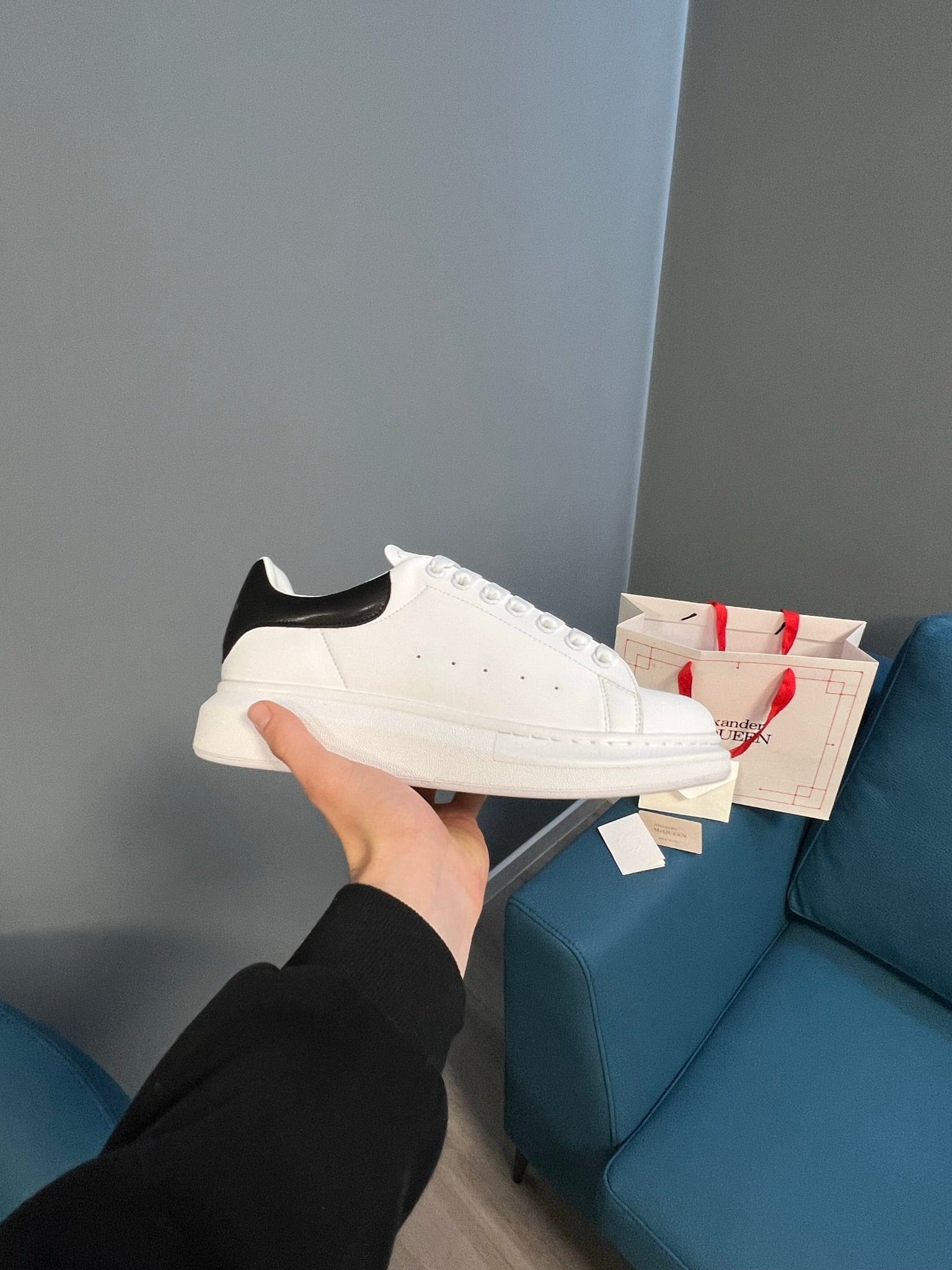 Alexander Mcqueen White and Black – Entrega em 1 semana – Central Sports